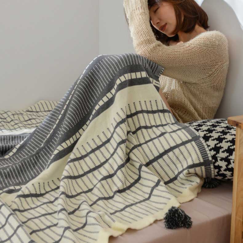 Vertical Striped Cotton Blanket Graphic Tassel Couch Throw in Stripes ...